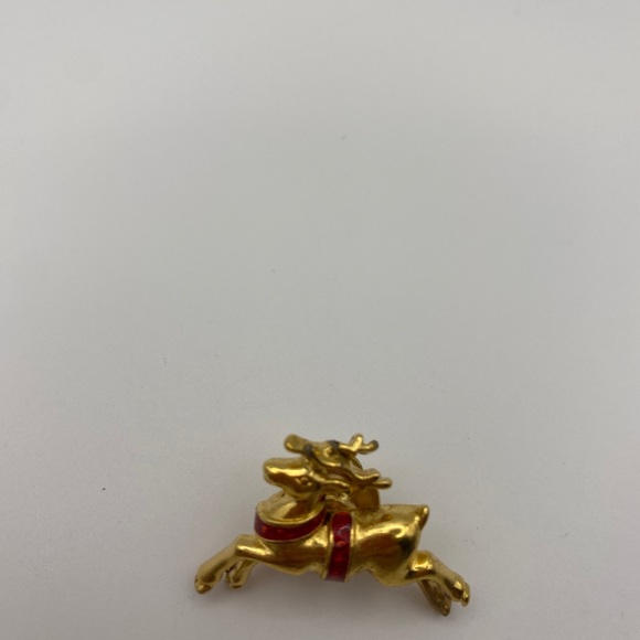 Jewelry | Vintage Avon Gold Toned Reindeer Lapel Tac Pin | Poshmark